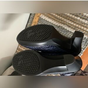 bernie mev. | Shoes | 2 For Bundle And Save Bernie Mev Navy Woven ...